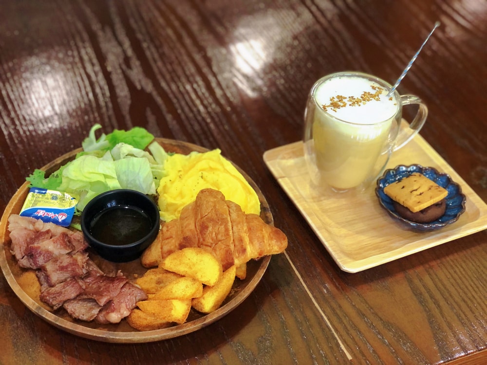 Ease café 隱藏在東湖高爾夫練習場的內的不限時景觀咖啡廳 內湖秘境咖啡廳 聚會包廂租借好所在 – Maji食尚旅圖