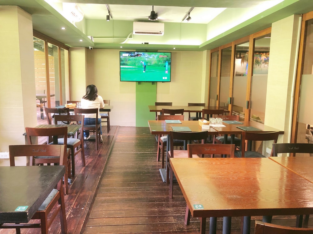 台北｜EASE CAFE東湖概念店：高爾夫球練習場上的秘境咖啡廳～東湖人社團不藏私大公開！-輕旅行